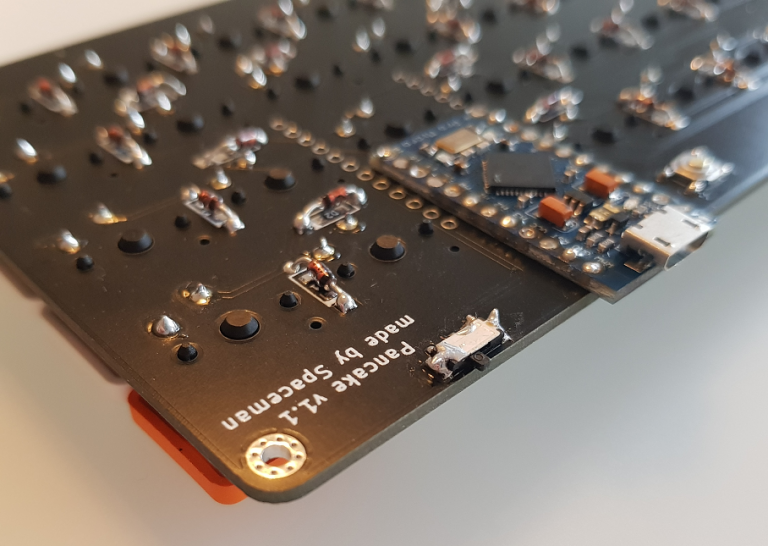 My first working mechanical keyboard | ramin assadollahi